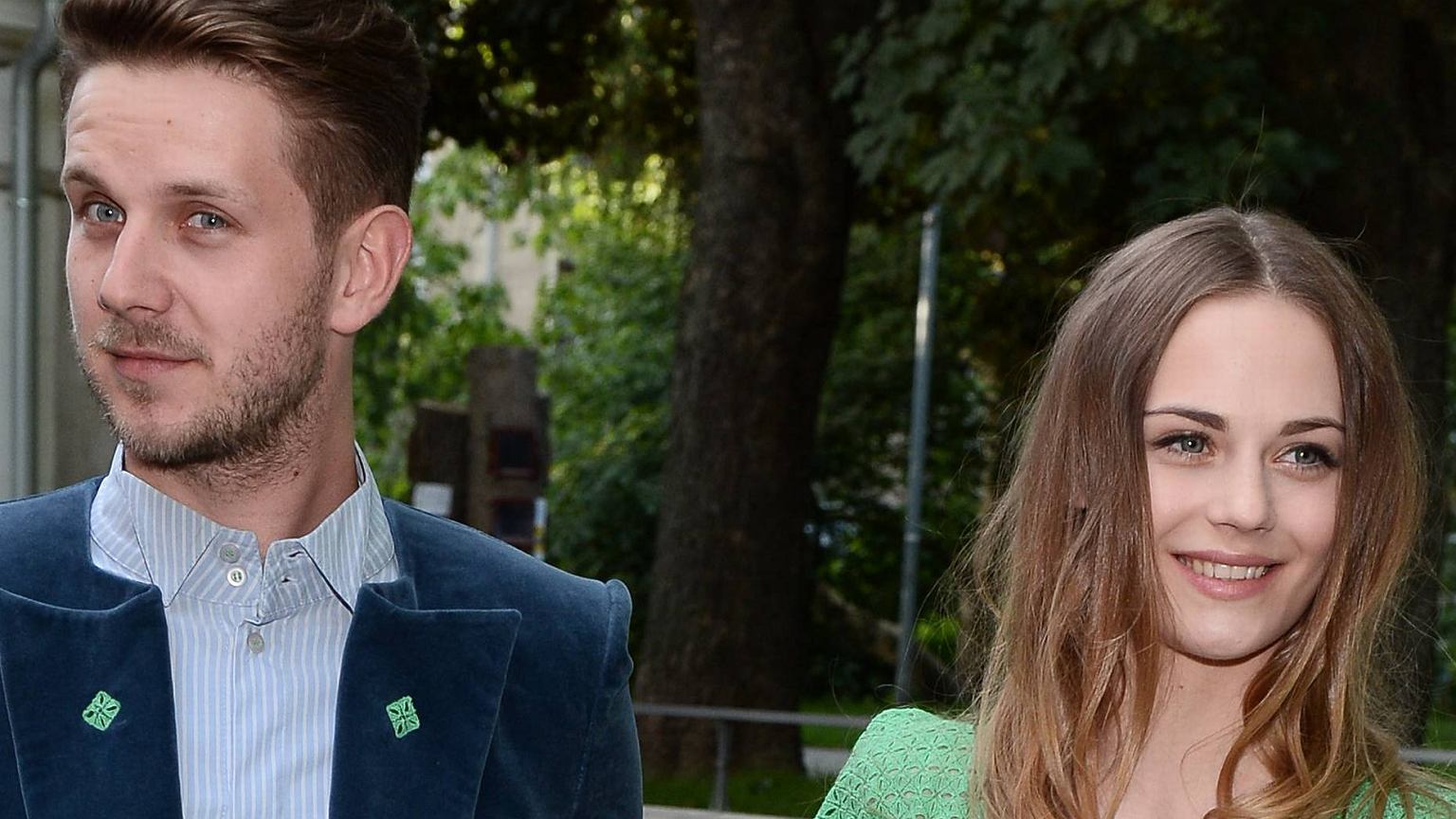 Antoni Królikowski z dziewczyną na premierze. Katarzyna Sawczuk znów ... Antoni Królikowski z dziewczyną na premierze. Katarzyna Sawczuk znów ...