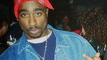 Tupac Shakur zostaĹ zamordowany 27 lat temu. Sprawa ciÄgnie siÄ latami. Policja ma nowy trop? Przeszukano dom