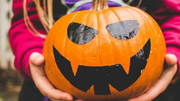 Tak przedĹuĹźysz Ĺźycie dyni. Dekoracja bÄdzie ĹwieĹźa przez caĹe Halloween, a nawet o wiele dĹuĹźej